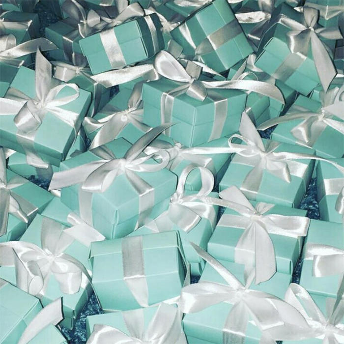 35+ Beautiful Gift Design Ideas That Should Stay Unwrapped